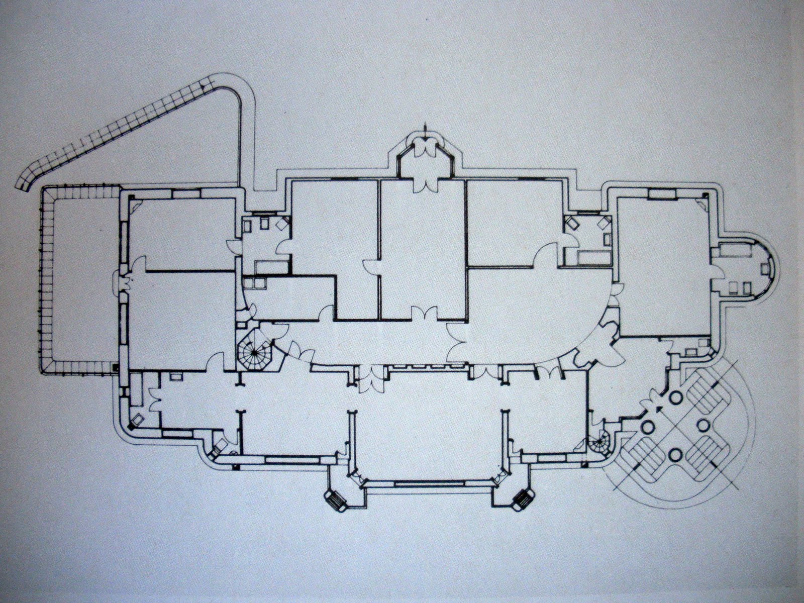 el capricho planta - WikiArquitectura