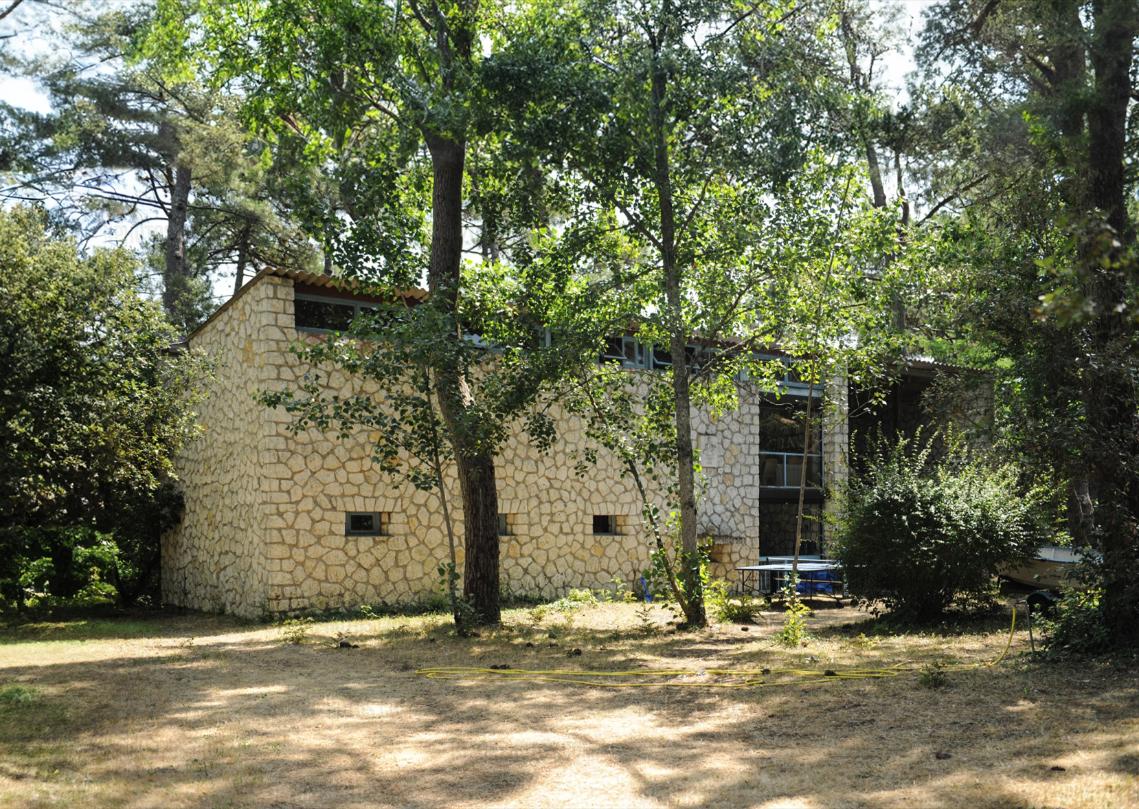 House-in-Les-Mathes-Le-Sextant-by-Le-Corbusier - WikiArquitectura